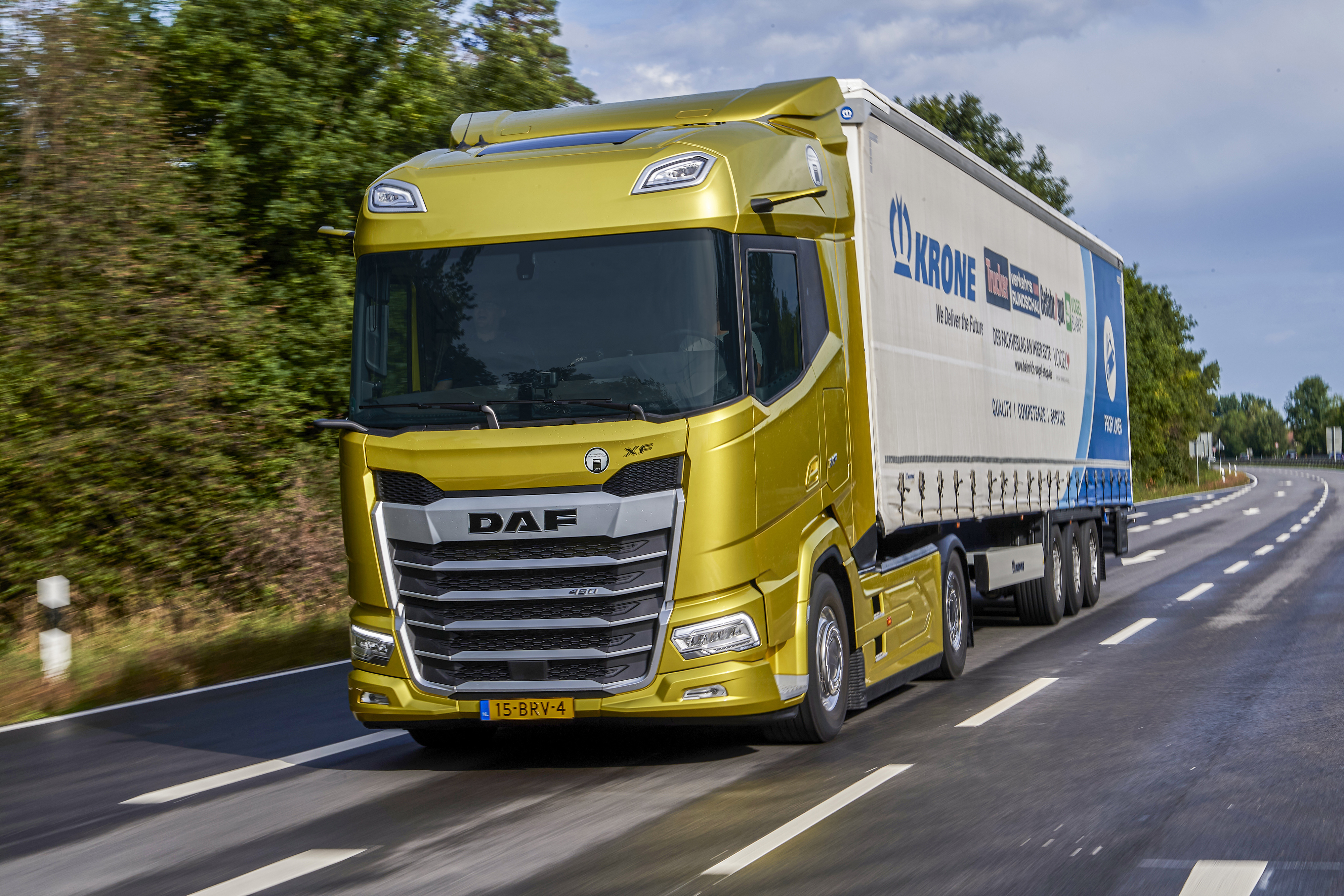 New Generation DAF XF 450 Crowned Green Truck 2023 Leyland Trucks Ltd New Generation DAF XF 450 Crowned Green Truck 2023 Leyland Trucks Ltd