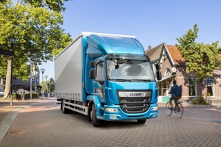 New PACCAR PX-engines and PowerLine transmissions - Leyland Trucks Ltd.